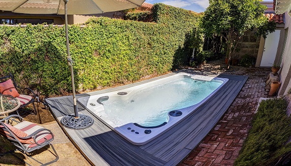 Automatic covers for swim spas - Pool & Spa Marketing